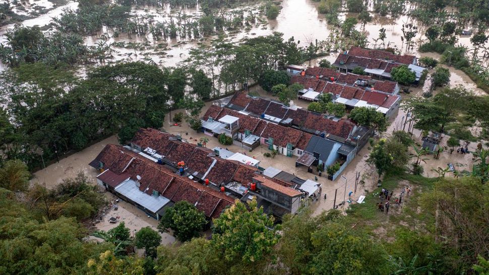 Dua orang tewas karena banjir bandang di Tembalang, Semarang | Arrahmah.com