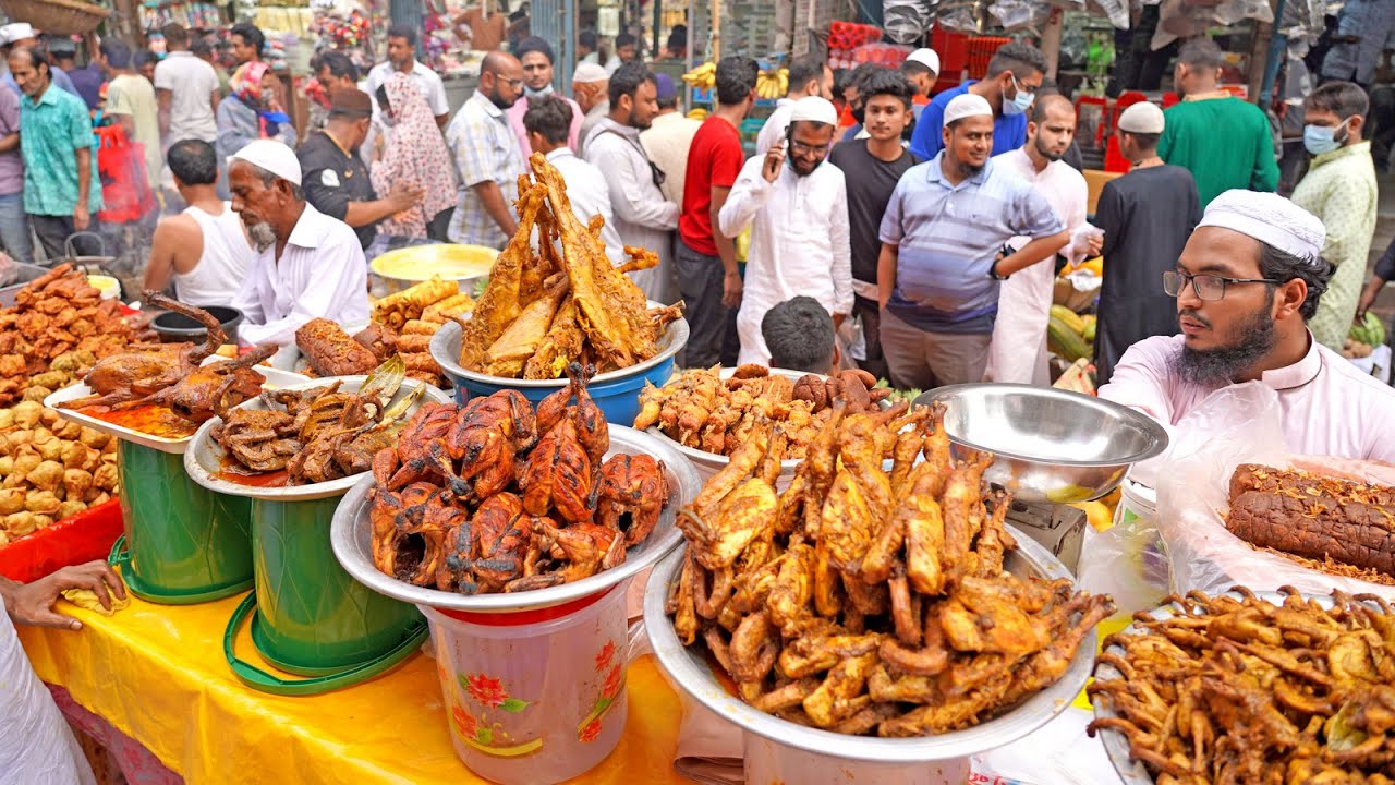 Setelah Dua Tahun Mati Suri, Pasar Iftar Bangladesh Ramai Kembali ... Setelah Dua Tahun Mati Suri, Pasar Iftar Bangladesh Ramai Kembali ...