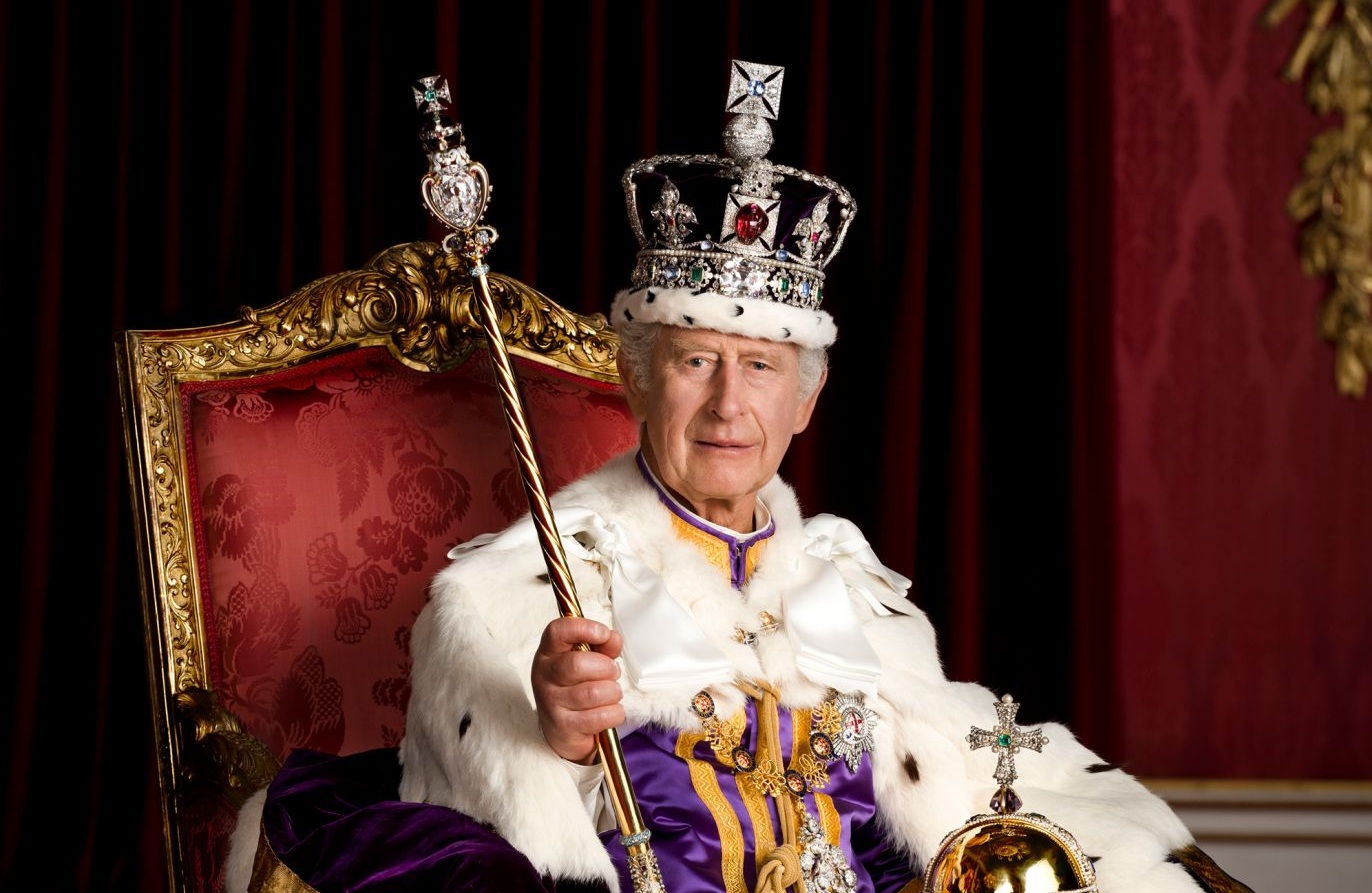 Ulama Inggris Seru Raja Charles Masuk Islam Agar Selamat dari Api ...